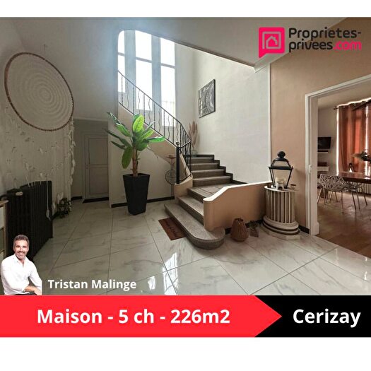 Maison à vendre - Cerizay - 9 pièces - 5 chambres