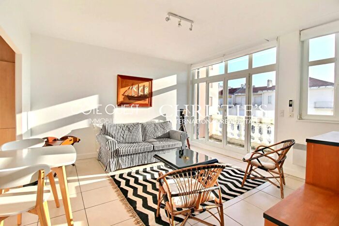 Appartement à vendre - Saint-Jean-de-Luz, Centre-ville - 2 pièces - 1 chambre