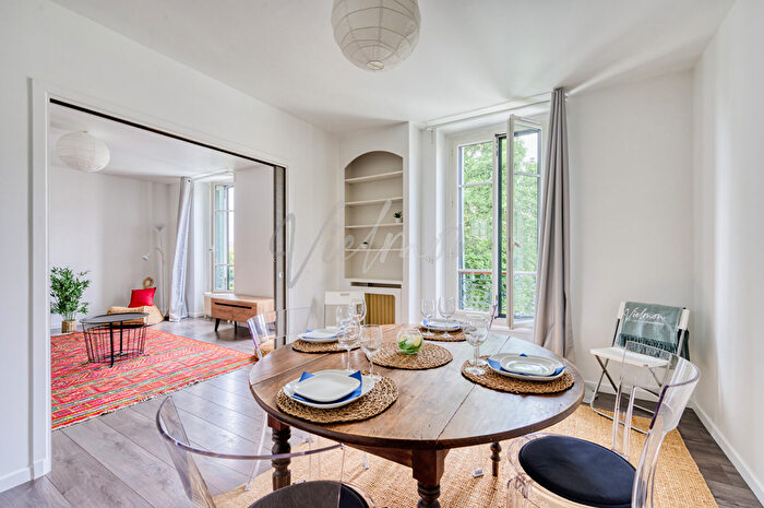 Appartement à louer - Le Vésinet, Coeur de Ville - 4 pièces - 3 chambres