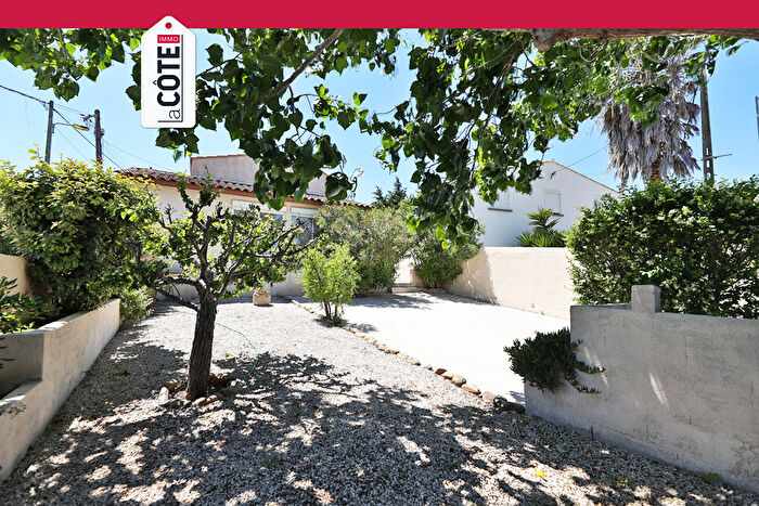 Maison 4 pièces à vendre à Saint-Mitre-les-Remparts