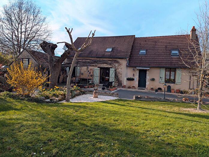 Maison à vendre - Prissac - 9 pièces - 3 chambres