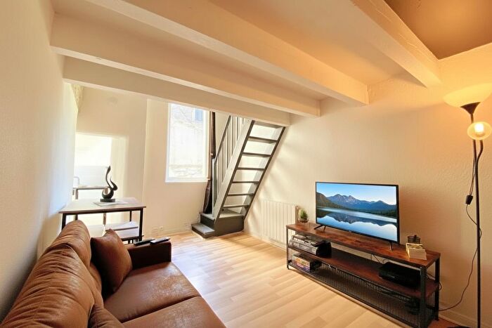 Appartement à vendre - Nîmes, Ecusson, Arènes - 1 pièce - 1 chambre