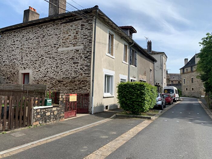 Maison 5 pièces à vendre à Jumilhac-le-Grand