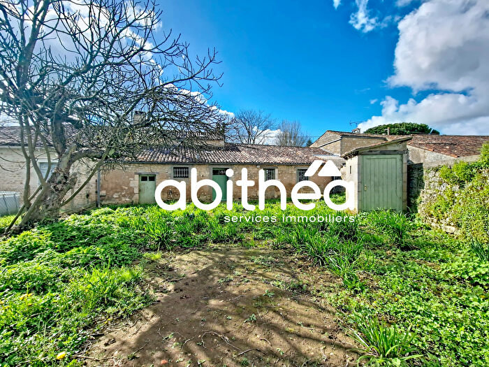 Maison à vendre - Saint-Simon-de-Pellouaille - 5 pièces - 4 chambres