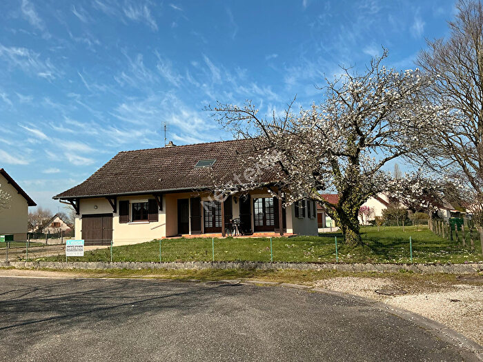 Maison à vendre - Saint-Germain-du-Bois - 6 pièces - 4 chambres