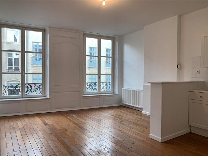 Appartement à louer - Nancy, Centre-ville, Charles III - 2 pièces - 1 chambre