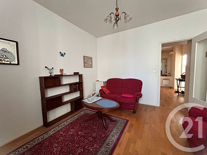 Appartement à vendre - Étampes, Centre-Ville - 2 pièces - 1 chambre