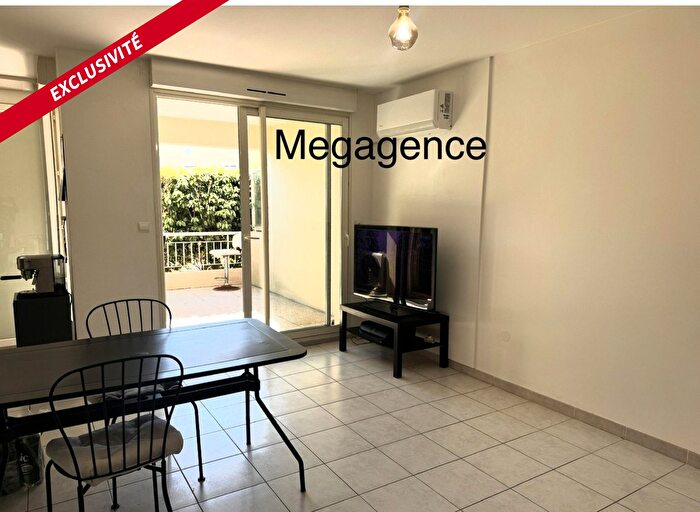 Appartement à vendre - Hyères, Pyanet - 2 pièces - 1 chambre
