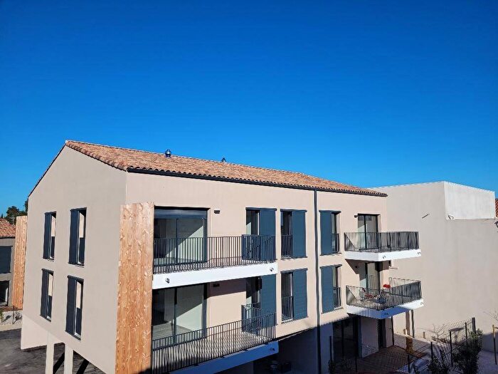 Appartement à louer - Peripherie, Vias - 4 pièces - 3 chambres