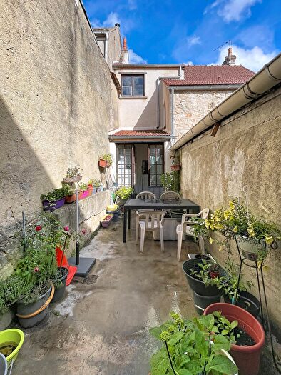 Maison 4 pièces à vendre à Villeneuve-la-Guyard