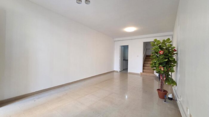 Maison à vendre - Mantes-la-Jolie, Centre-ville - 5 pièces - 4 chambres