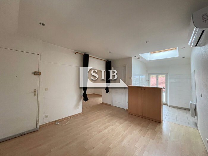 Appartement à louer - Vert-le-Grand - 2 pièces - 1 chambre