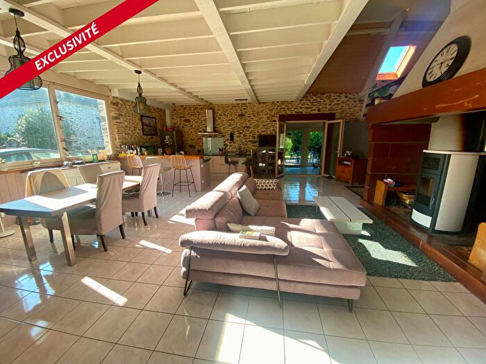 Maison à vendre - Malemort-sur-Corrèze - 6 pièces - 4 chambres