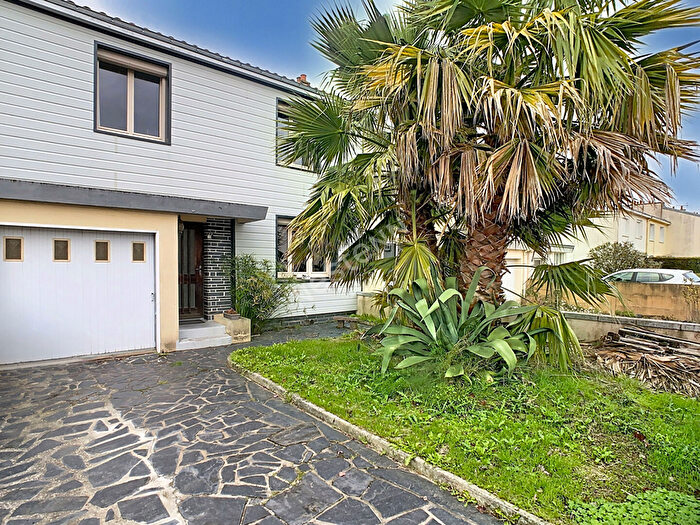 Maison à vendre - Saint-Macaire-en-Mauges - 5 pièces - 4 chambres