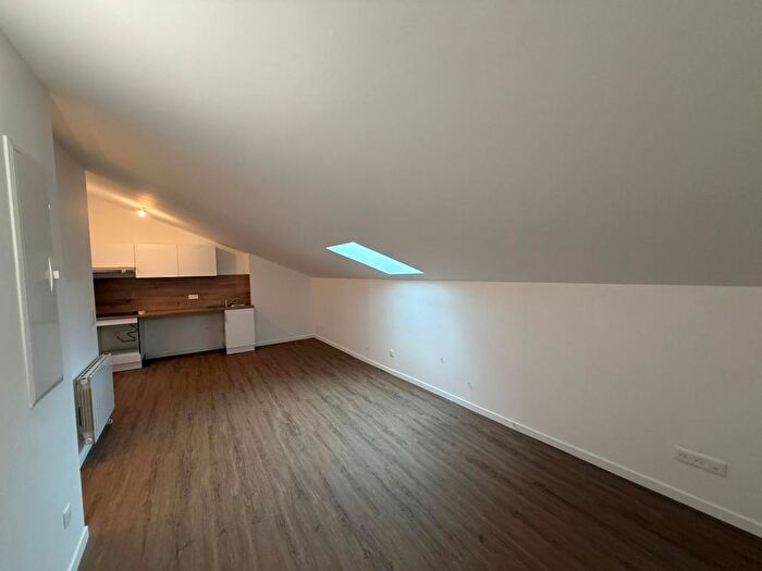 Appartement à louer - Marseille e , Grands Carmes - 2 pièces - 1 chambre