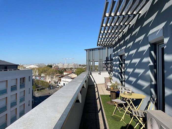 Bas Cenon-cours Verdun-Testaud : Appartement 4 pièces à louer