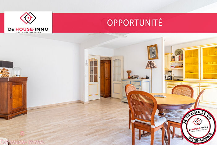 Appartement à vendre - Cavalaire-sur-Mer, Centre-ville - 4 pièces - 3 chambres