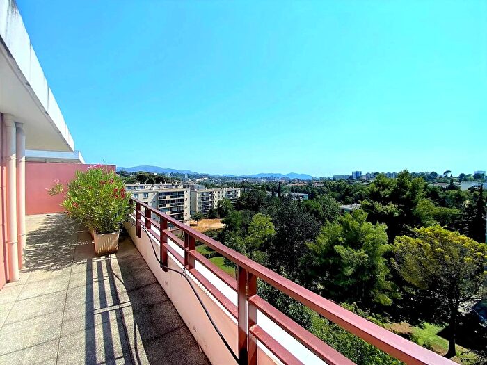 Appartement à vendre - Marseille e , Saint-Jérome - 5 pièces - 3 chambres