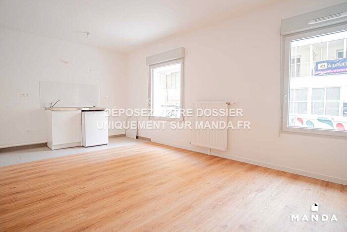 Appartement à louer - Bois dAmour-Porte de Paris-Courlancy, Reims - 1 pièce