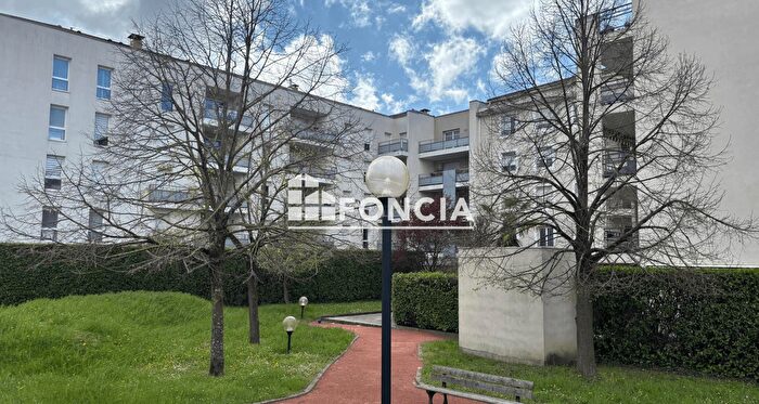 Décines-Charpieu, Centre-ville - Appartement 2 pièces à vendre