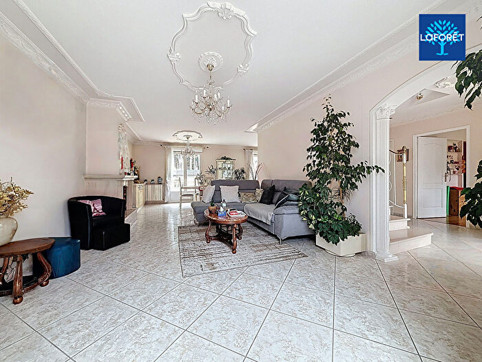 Maison à vendre - Gournay-sur-Marne - 9 pièces - 6 chambres