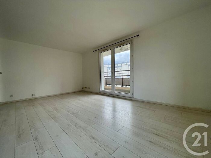 Appartement à louer - Évry-Courcouronnes - 3 pièces - 2 chambres