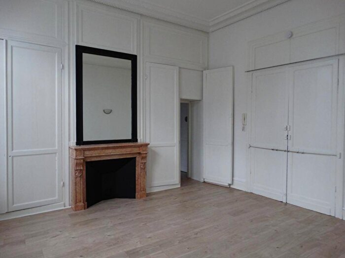 Appartement à louer - Centre Ville-Fin de la Guerre, Tourcoing - 2 pièces - 1 chambre