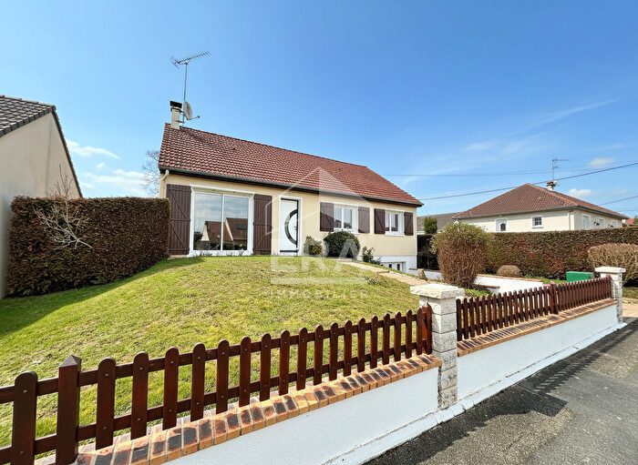 Maison à vendre - Neuville-sur-Sarthe - 5 pièces - 4 chambres