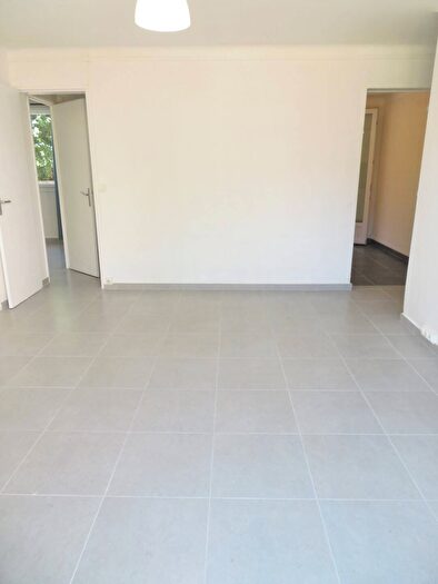 Appartement à louer - Beausoleil, Nîmes - 3 pièces - 2 chambres