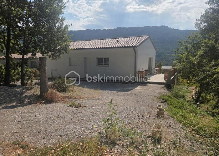 Maison 4 pièces à vendre à Vesseaux