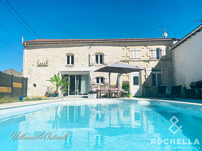 Maison 5 pièces à Aujac, à vendre