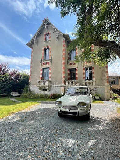 Puy-de-Serre - Maison 15 pièces à vendre