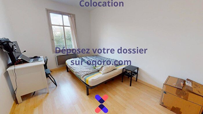 Appartement à louer - Centre Ville, Saint-Fons - 5 pièces - 4 chambres