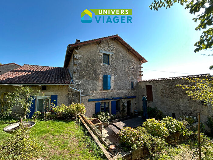 Maison à vendre - Champagne-Mouton - 7 pièces - 3 chambres