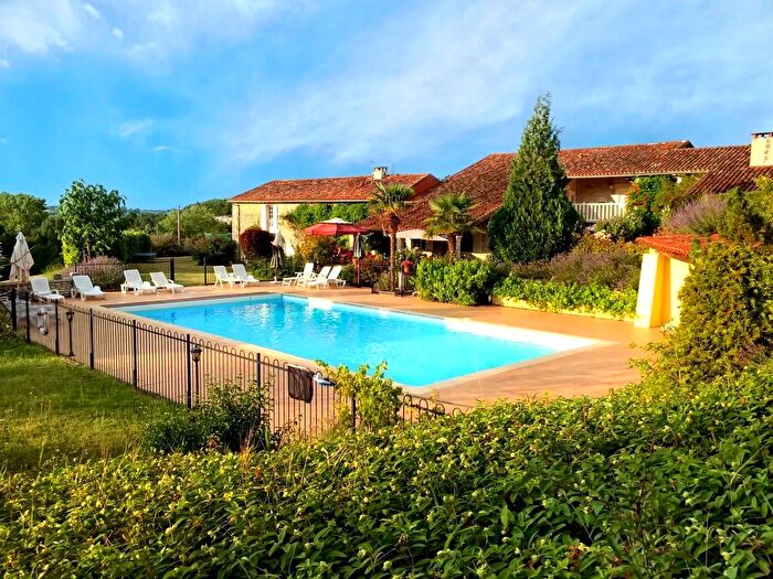 Maison à vendre - Verteillac - 17 pièces - 10 chambres