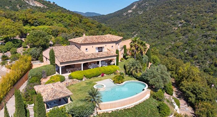 Grimaud - Maison 12 pièces à vendre