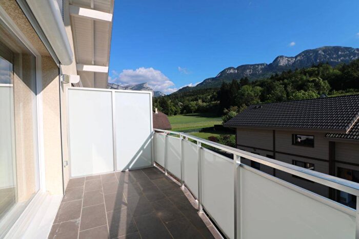 Appartement à louer - Est, Saint-Pierre-en-Faucigny - 3 pièces - 2 chambres