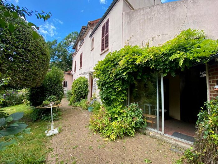 Maison à vendre - Mantes-la-Ville, Centre-ville - 7 pièces - 3 chambres