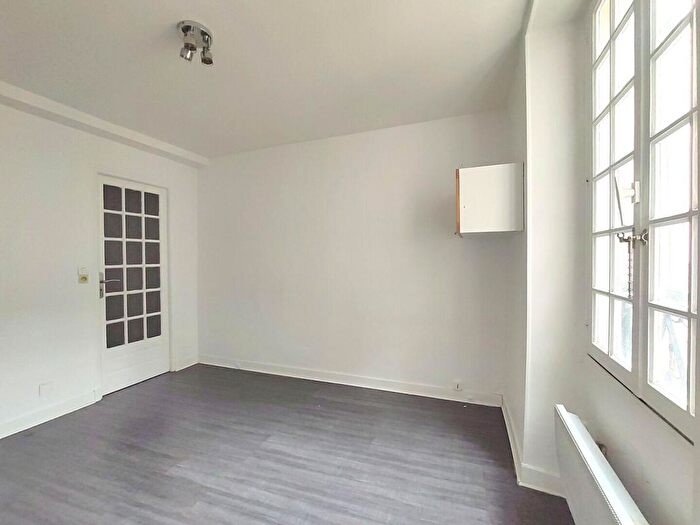 Appartement à vendre - Nanterre, Centre-ville - 2 pièces - 1 chambre