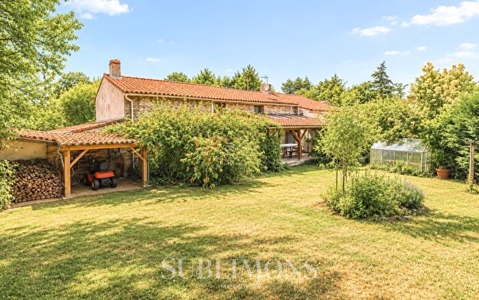 Maison 7 pièces à Le Cellier, à vendre