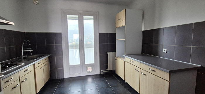 Appartement à louer - Ajaccio, Loretto - 3 pièces - 2 chambres