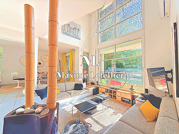 Maison à vendre - Marseille e , Saint-Just - 8 pièces - 4 chambres