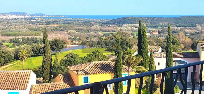 Appartement à vendre - Roquebrune-sur-Argens, Golf - 3 pièces - 2 chambres