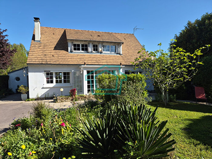 Maison 5 pièces à Montfort-lAmaury, à vendre