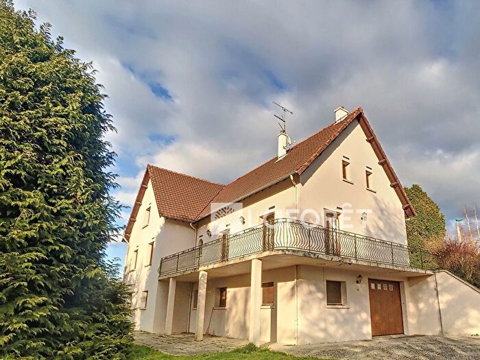 Maison à louer - Saint-Just-le-Martel - 6 pièces - 5 chambres