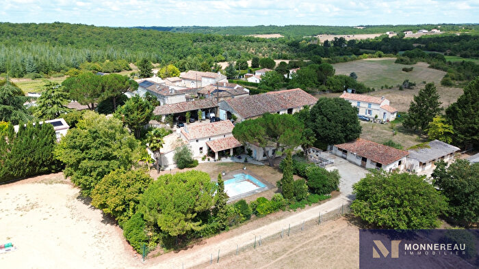 Maison à vendre - Torsac - 9 pièces - 4 chambres