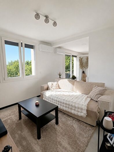Maison 6 pièces à Montblanc, à vendre