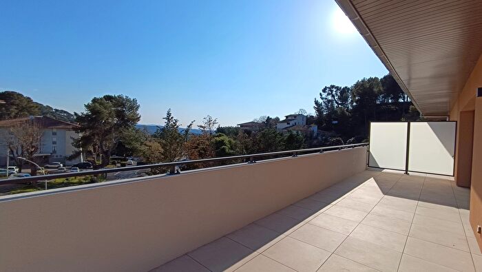 Appartement à louer - Aix-en-Provence, Pont de Beraud - 3 pièces - 2 chambres