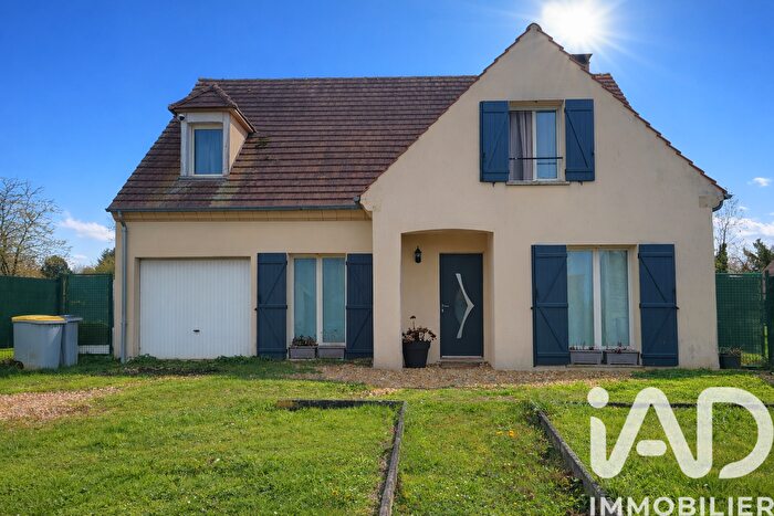 Maison à vendre - Chézy-en-Orxois - 5 pièces - 4 chambres