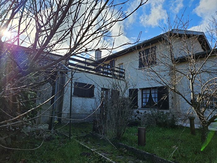 Maison à vendre - Pouilly-sur-Saône - 6 pièces - 4 chambres